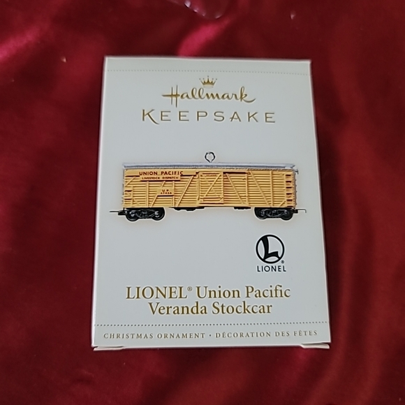 Holiday | Lionel Union Pacific Veranda Train Stockcar Hallmark Keepsake ...